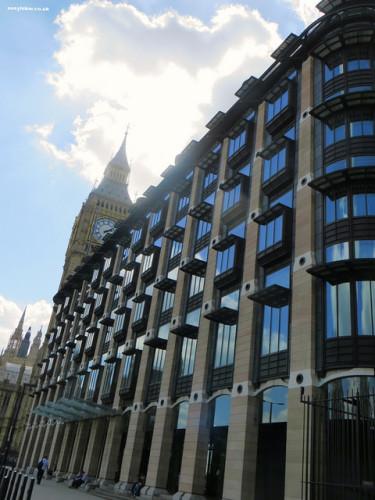 Modernist Architecture - Themed Walk in London | easy hiker